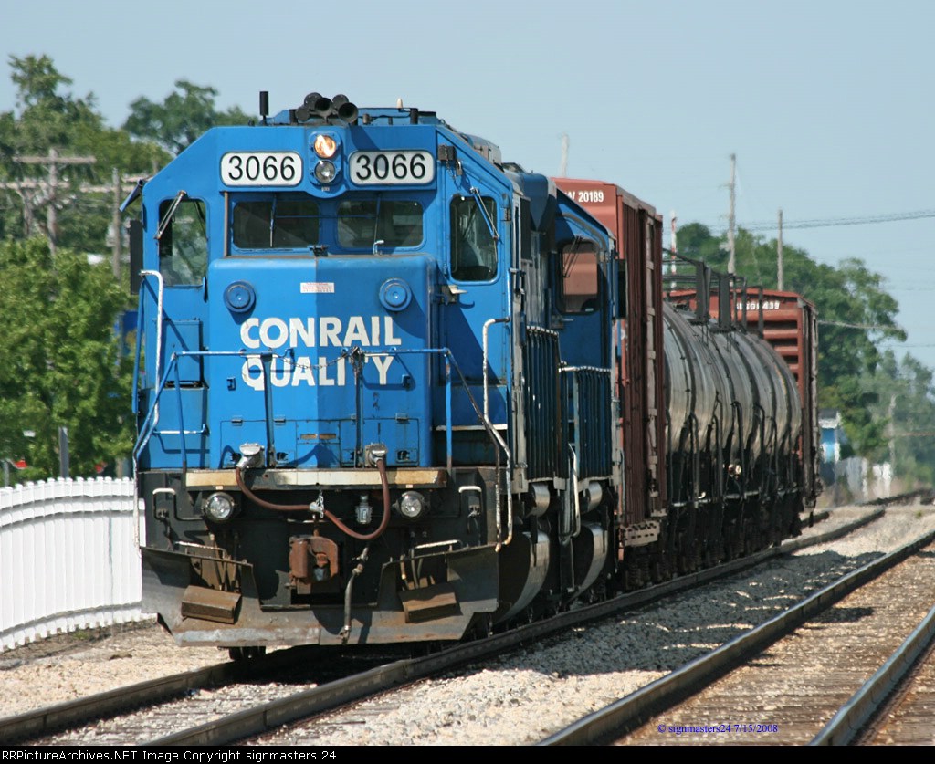 NS 3066 & 3067 B-1-G sits on the siding in Dowagiac, MI